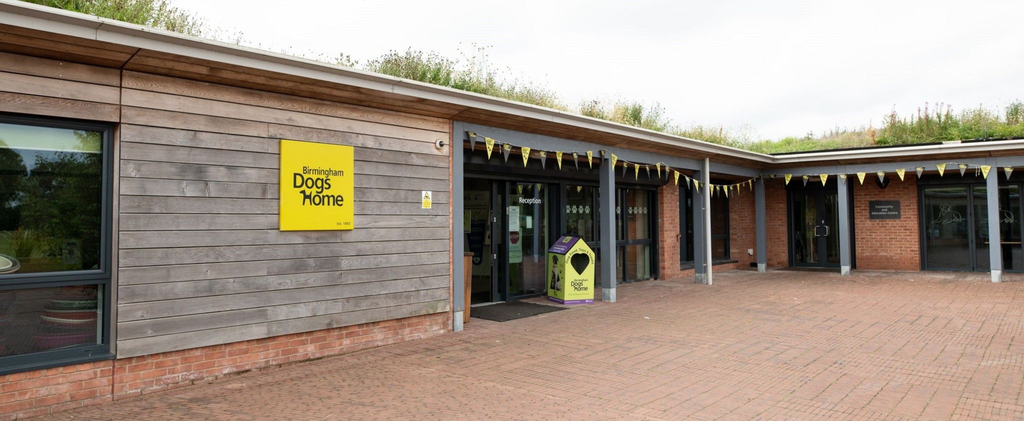 Birmingham Dogs Home sees rise in number of pets in care - BBC News