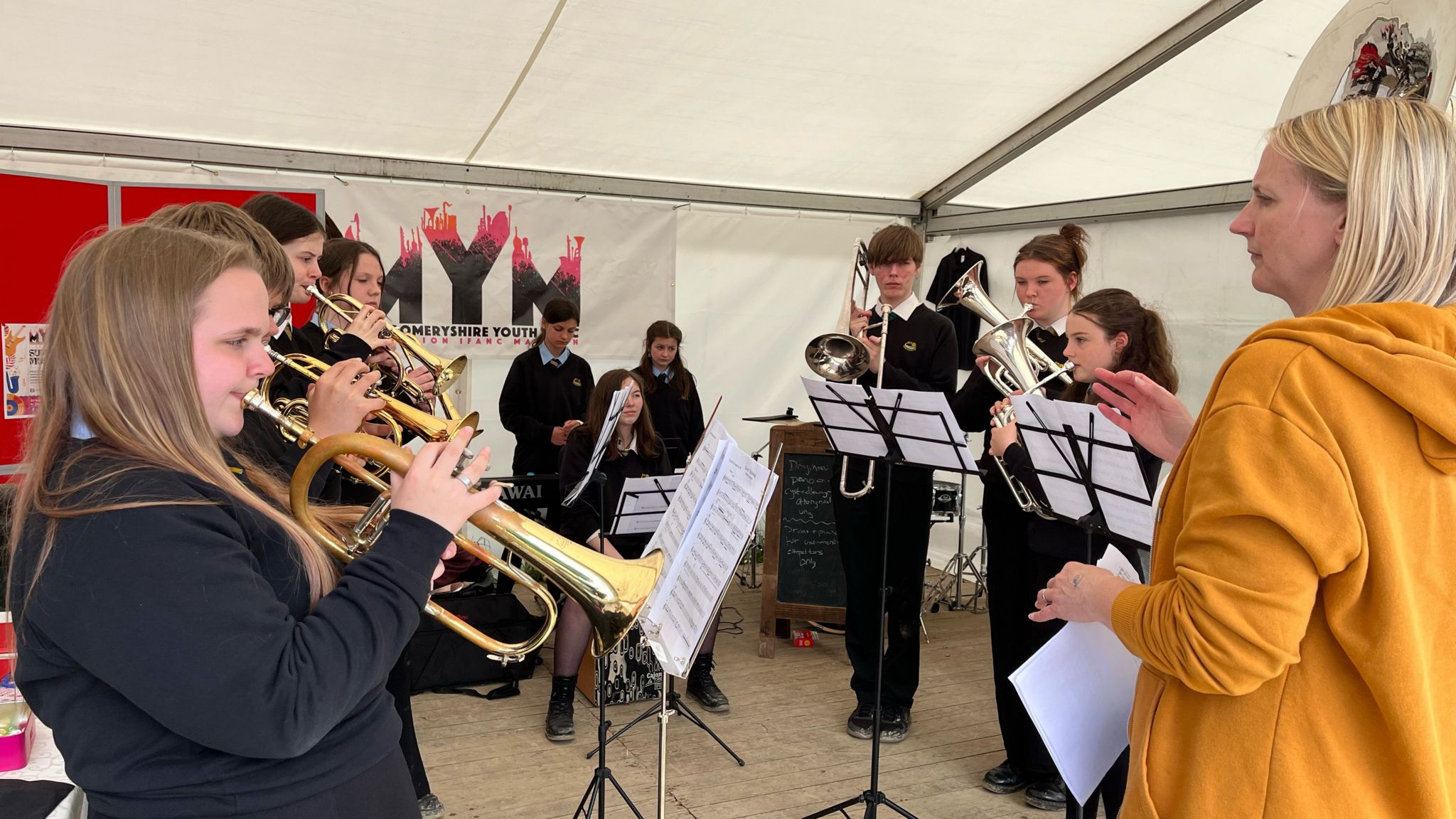 Lluniau: Dydd Iau Eisteddfod yr Urdd - BBC Cymru Fyw