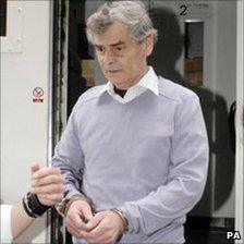 Peter Tobin questioned over sex crimes - BBC News