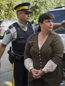 Wife on trial for killing husband on Canada hunt trip - BBC News