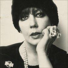 Molly Parkin: Fashioning her own career - BBC News