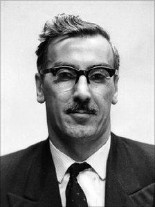 Penarth-born Middle East expert John Bulloch dies, 82 - BBC News