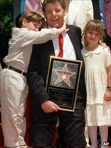 US actor David Nelson dies at 74 - BBC News