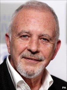 David Essex takes EastEnders role as Eddie Moon - BBC News