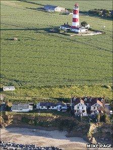 Happisburgh's last Beach Road resident remains defiant - BBC News