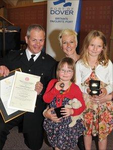 Port of Dover Pc Ian Thwaites honoured for saving life - BBC News