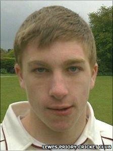 Cricketer hit by ball stops breathing at Sussex match - BBC News