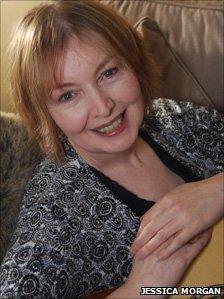 Sixties singer Mary Hopkin's daughter's debut release - BBC News