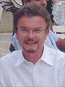 Sally Challen guilty of murdering husband Richard with hammer - BBC News