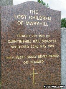 Memorial for child victims of UK's worst rail crash - BBC News