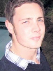 Llangollen Canal horse manager Henry Coates 'critical' - BBC News