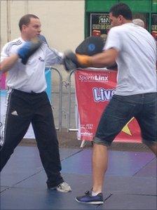 Olympic boxing hopefuls start training in Liverpool - BBC News