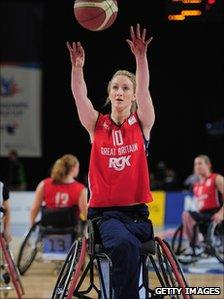 BBC Olympic Dreams: Amy Conroy aims at basketball's best - BBC Sport
