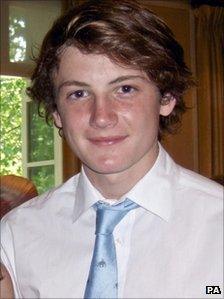 Polar bear attack: Funeral of Horatio Chapple is held - BBC News