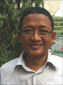 Indonesia reshuffles cabinet to boost economy - BBC News