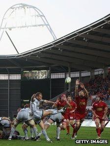 Llanelli Scarlets' fans assured over £5.5m rugby debt - BBC News