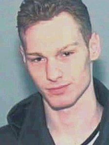 Sittingbourne family fight killer's sex change - BBC News