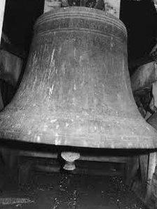 Lincoln Cathedral bell Great Tom repaired for new year - BBC News