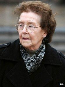 Margaret Shaw sentenced over driving death in Walton - BBC News