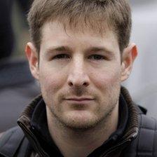 The story behind the news pictures - BBC News