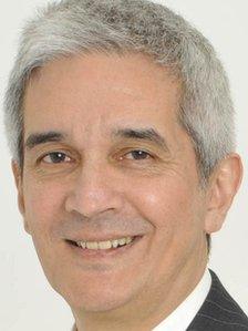 Salford and Trafford Quays full of 'community spirit' - BBC News