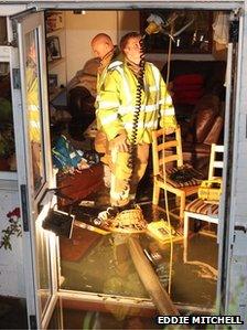 Travel warning after roads flood in Chichester area - BBC News