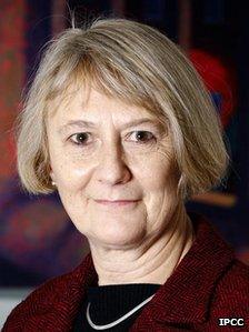 IPCC wants more 'non-police' investigators - BBC News