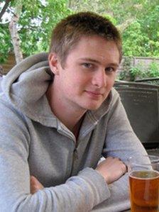 Alex Ward family tribute after horsebox death - BBC News