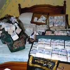 Judge orders £1.3m 'haulage theft' cash seizure - BBC News