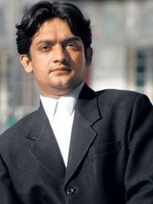 Film remembers Indian lawyer Shahid Azmi as symbol of hope - BBC News