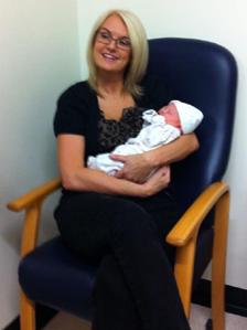 Mandy Williams, 45, becomes grandmother twice in a day - BBC News