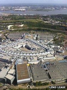 Bluewater seeks to halve its annual energy bill - BBC News