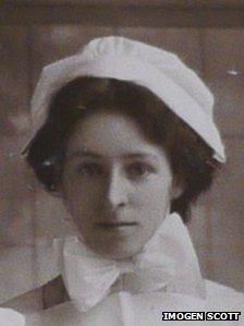 Abertay University probes mystery of Nurse Maule's suitcase - BBC News