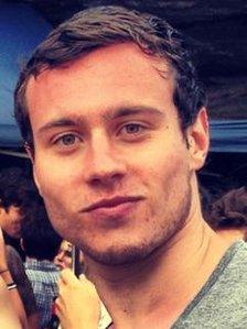 Backpacker Sam Woodhead found in Australian outback - BBC News