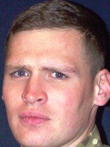 Simon Daw disappearance: Family offers 10,000 Euro reward - BBC News