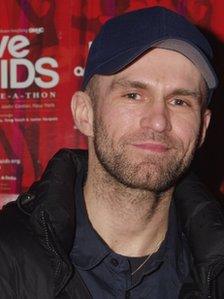 Peter Rauhofer, award-winning DJ, dies aged 48 - BBC News