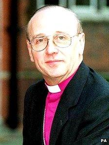 Lord Hope denies abuse claim 'negligence' - BBC News