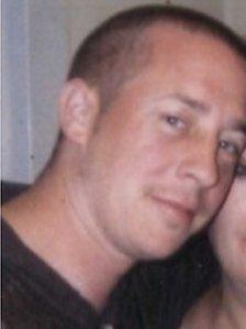 Body in canal: police appeal for information - BBC News