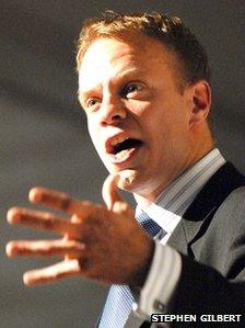 MP Stephen Gilbert helps save woman from River Thames - BBC News