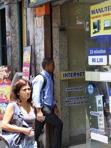 Brazil debates internet law in wake of NSA scandal - BBC News
