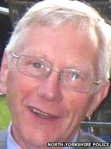 Ian Martin named as Skipton car park death man - BBC News