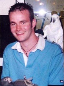 Missing publican hurled abuse at former Corrie actor Bruce Jones - BBC News