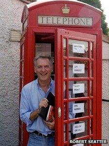 Disused phone box inspires poetry - BBC News