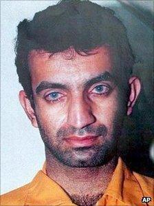 Do rewards help capture the world's most wanted men? - BBC News