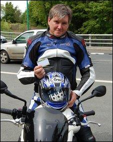 TT visiting bikers urged to carry crash cards - BBC News