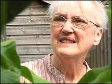 Cornwall woman wins cancer treatment fight - BBC News