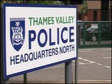 Thames Valley Police may merge services with neighbours - BBC News