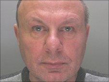 Rapist jailed for 1987 sex attack in east London - BBC News