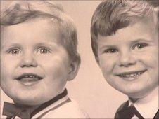 Brother claims police refused offer in Moat stand-off - BBC News