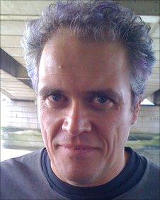 Musician Nick Franglen creates bridge symphony - BBC News